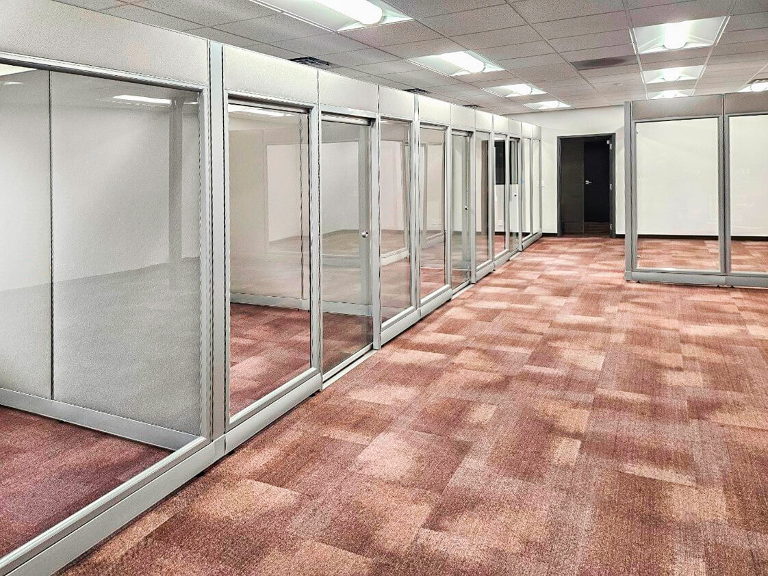 676 - by cubicles.com