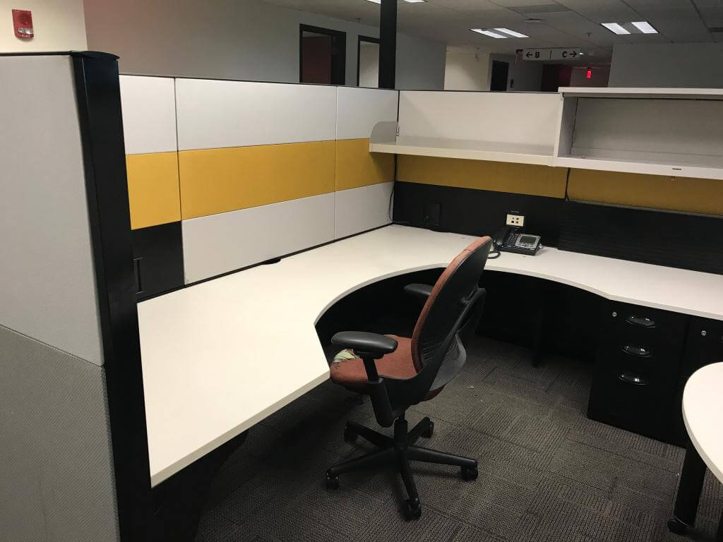 Used Steelcase Answer 8x9.5 - Tall Panels - Used Cubicles