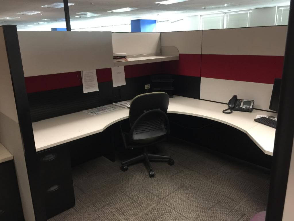 Used Steelcase Answer 8x9.5 - Tall Panels - Used Cubicles