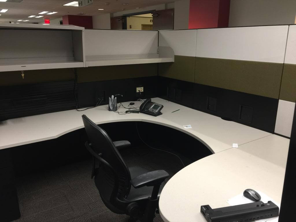 Used Steelcase Answer 8x9.5 - Tall Panels - Used Cubicles